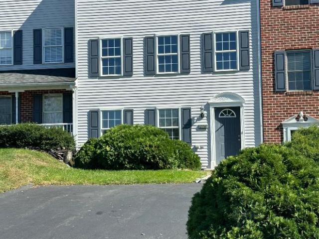 3 Br, 2 bath, Townhouse/Brownstone/RowHouse 278 Point Cir