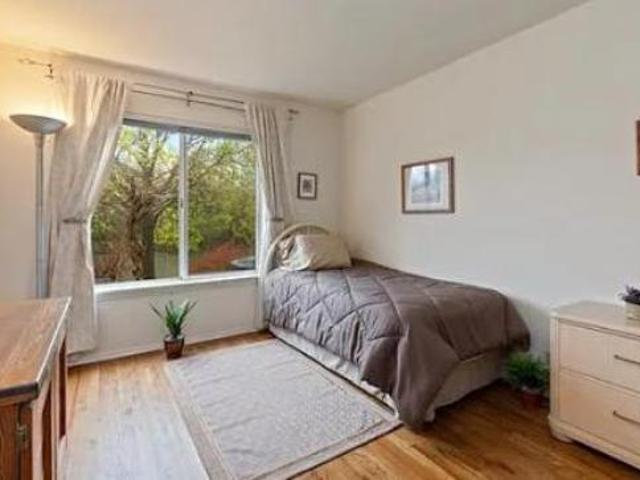 3 Br, 2 bath, Townhouse/Brownstone/RowHouse 2737 S Embers Ln