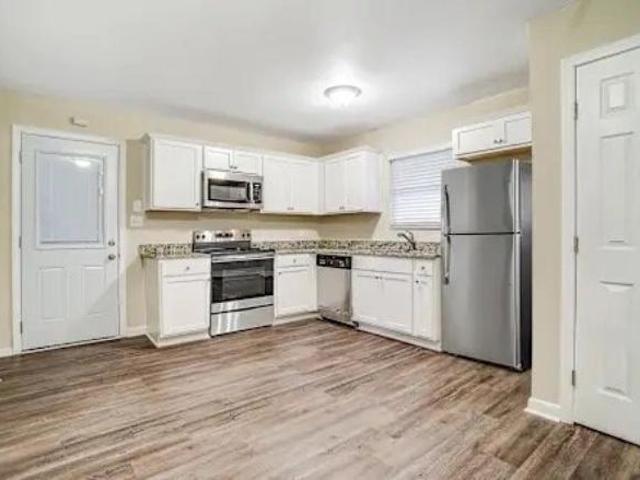 3 Br, 2 bath, Townhouse/Brownstone/RowHouse 2738 Springdale Rd Sw