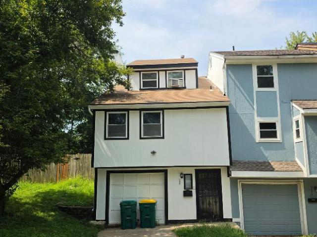 3 Br, 2 bath, Townhouse/Brownstone/RowHouse 2830 Eaton St