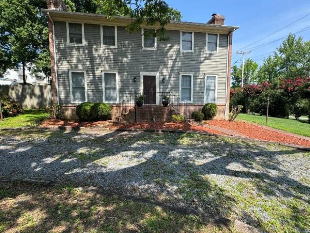 3 Br, 2 bath, Townhouse/Brownstone/RowHouse 30A Jones Station Rd W