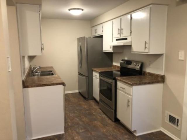 3 Br, 2 bath, Townhouse/Brownstone/RowHouse 311 Dolomite Ct
