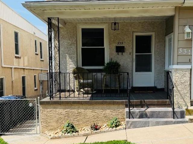 3 Br, 2 bath, Townhouse/Brownstone/RowHouse 333 8 East Ave