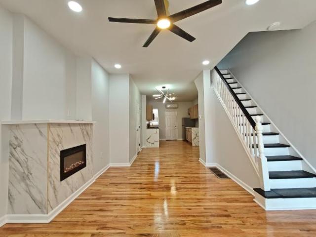 3 Br, 2 bath, Townhouse/Brownstone/RowHouse 344 N Redfield St
