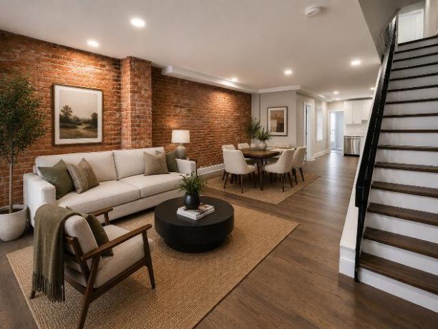 3 Br, 2 bath, Townhouse/Brownstone/RowHouse 347 N Robinson St