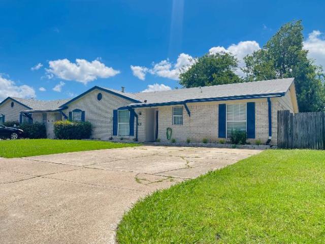 3 Br, 2 bath, Townhouse/Brownstone/RowHouse 3400 Pleasant Valley Ln