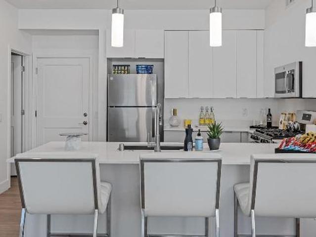 3 Br, 2 bath, Townhouse/Brownstone/RowHouse 3501 Harbison Dr