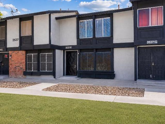 3 Br, 2 bath, Townhouse/Brownstone/RowHouse 3537 Mercury St