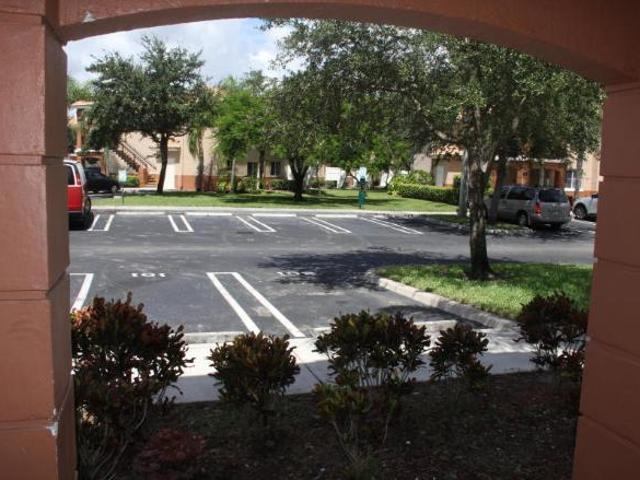 3 Br, 2 bath, Townhouse/Brownstone/RowHouse 3760 North Jog Road