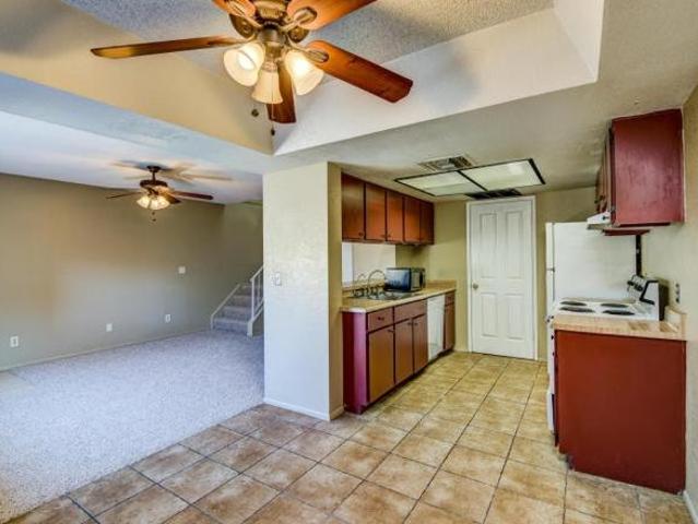 3 Br, 2 bath, Townhouse/Brownstone/RowHouse 4014 S 44th Way