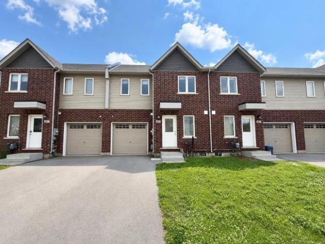 3 Br, 2 bath, Townhouse/Brownstone/RowHouse 403 Chaffey St