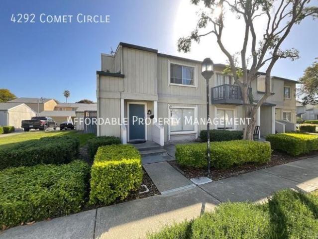 3 Br, 2 bath, Townhouse/Brownstone/RowHouse 4292 Comet Circle