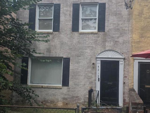 3 Br, 2 bath, Townhouse/Brownstone/RowHouse 4212 Clay St NE