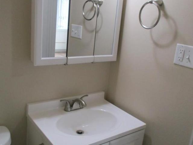 3 Br, 2 bath, Townhouse/Brownstone/RowHouse 4215 E Pikes Peak Ave