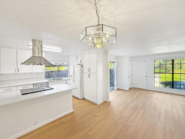 3 Br, 2 bath, Townhouse/Brownstone/RowHouse 4360 Vision Drive