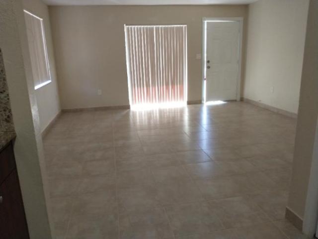 3 Br, 2 bath, Townhouse/Brownstone/RowHouse 43 Pl West