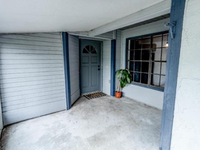 3 Br, 2 bath, Townhouse/Brownstone/RowHouse 4433 Treasure Oaks Ln