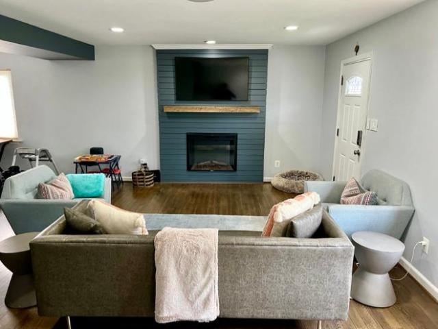 3 Br, 2 bath, Townhouse/Brownstone/RowHouse 4801 20th Pl N