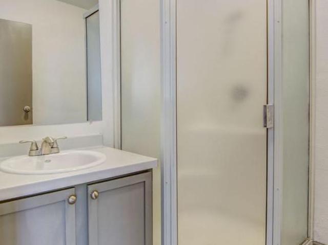 3 Br, 2 bath, Townhouse/Brownstone/RowHouse 4930 Polk St