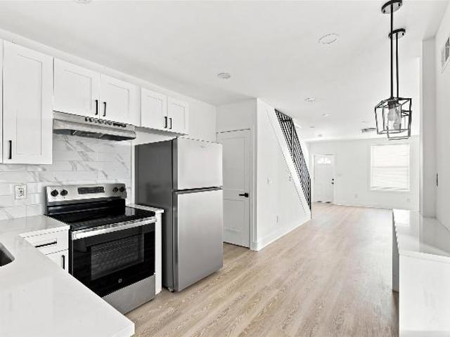 3 Br, 2 bath, Townhouse/Brownstone/RowHouse 5044 Parrish St