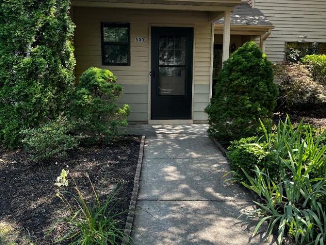 3 Br, 2 bath, Townhouse/Brownstone/RowHouse 500 Goldthread Court