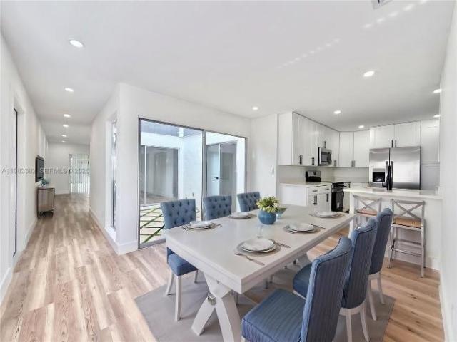 3 Br, 2 bath, Townhouse/Brownstone/RowHouse 5028 NW 6th Street