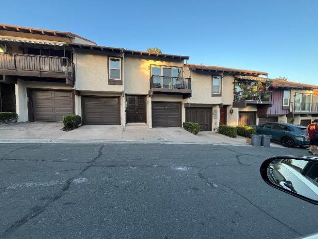 3 Br, 2 bath, Townhouse/Brownstone/RowHouse 5144 Javalambre Dr