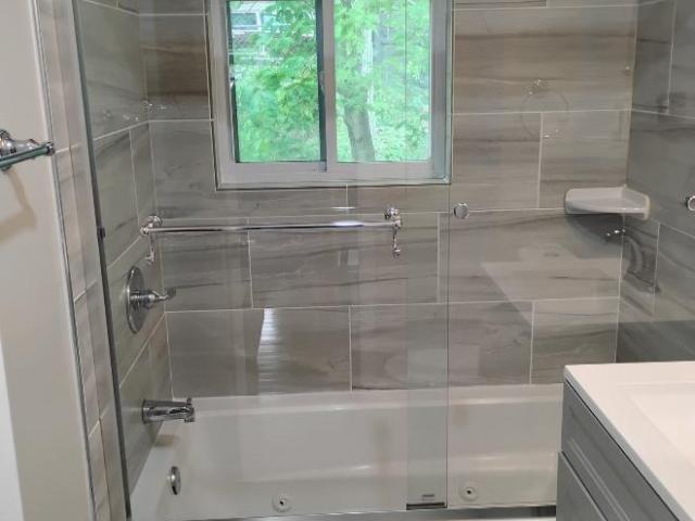 3 Br, 2 bath, Townhouse/Brownstone/RowHouse 5103 Sheriff Rd NE