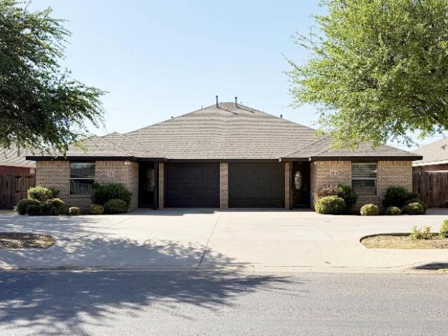 3 Br, 2 bath, Townhouse/Brownstone/RowHouse 5109 Graceland Dr