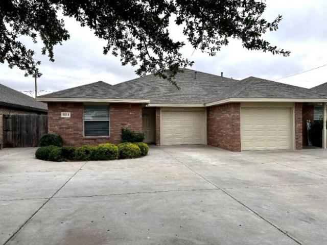 3 Br, 2 bath, Townhouse/Brownstone/RowHouse 5111 Graceland Dr