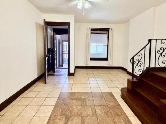 3 Br, 2 bath, Townhouse/Brownstone/RowHouse 5232 Heston St