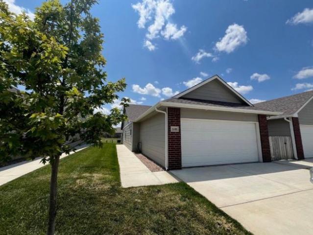 3 Br, 2 bath, Townhouse/Brownstone/RowHouse 5448 Colburn Ct E