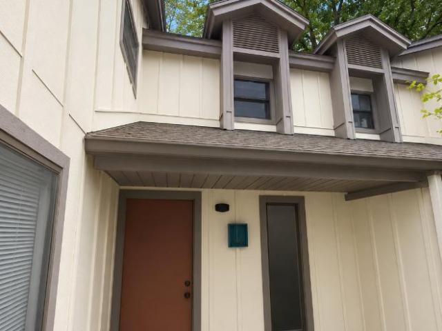 3 Br, 2 bath, Townhouse/Brownstone/RowHouse 5424 SW 4th Place
