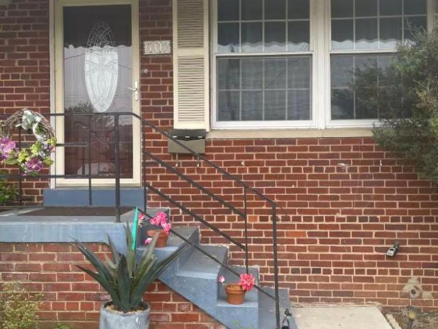 3 Br, 2 bath, Townhouse/Brownstone/RowHouse 607 Jefferson St NE