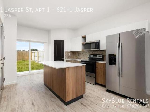 3 Br, 2 bath, Townhouse/Brownstone/RowHouse 621 Jasper St