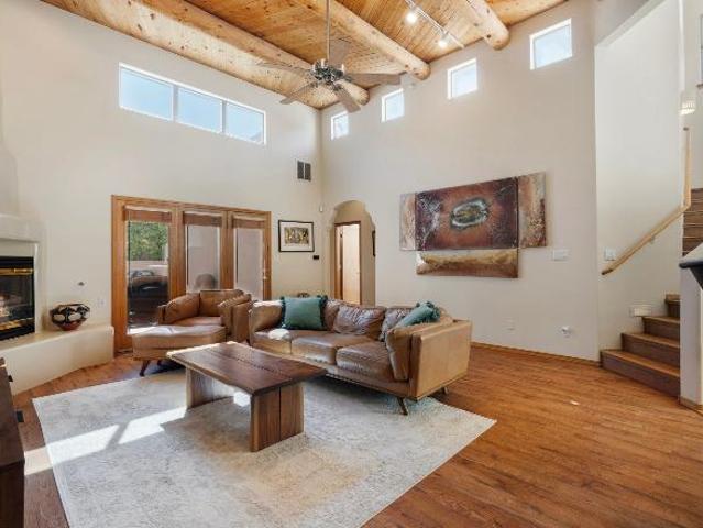 3 Br, 2 bath, Townhouse/Brownstone/RowHouse 6416 Sage Point Ct NE