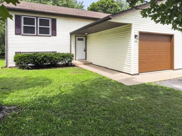3 Br, 2 bath, Townhouse/Brownstone/RowHouse 642 Swan Dr
