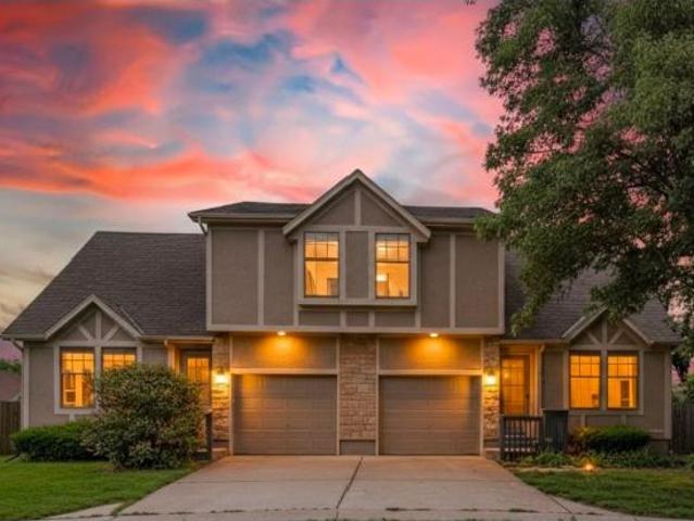 3 Br, 2 bath, Townhouse/Brownstone/RowHouse 6809 W 149th Ter