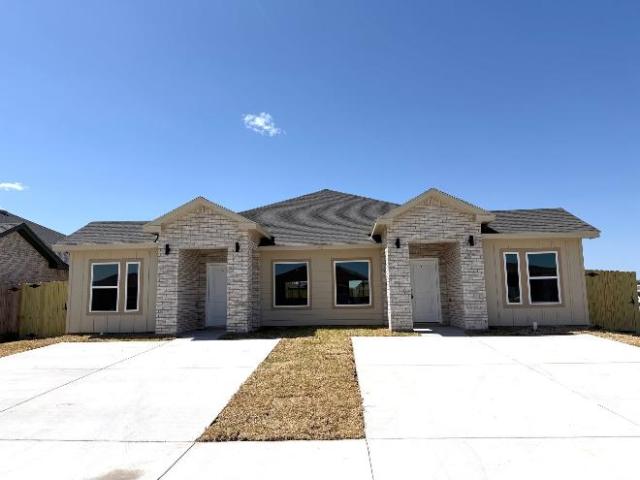 3 Br, 2 bath, Townhouse/Brownstone/RowHouse 680 Seminole Ln