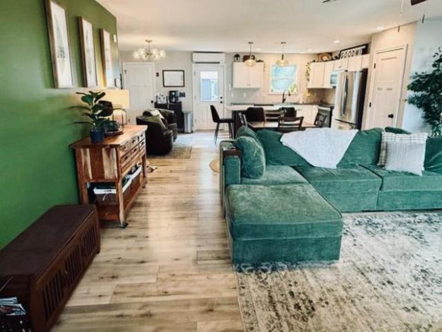 3 Br, 2 bath, Townhouse/Brownstone/RowHouse 69 Wildwood Dr