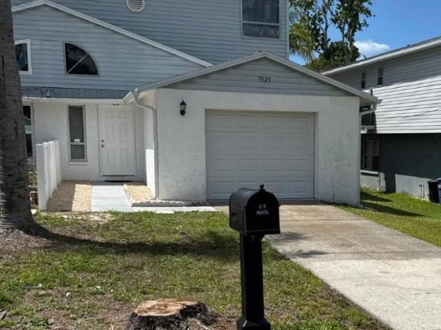 3 Br, 2 bath, Townhouse/Brownstone/RowHouse 7023 Oakwood Dr