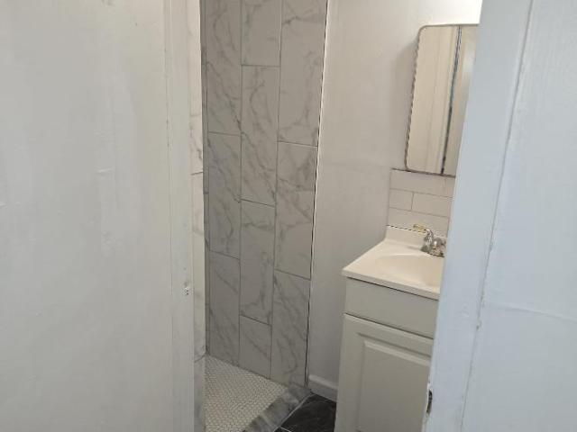 3 Br, 2 bath, Townhouse/Brownstone/RowHouse 7022 Surrey Drive