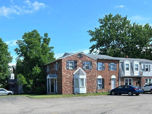 3 Br, 2 bath, Townhouse/Brownstone/RowHouse 7035 Paxton Rd