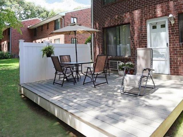 3 Br, 2 bath, Townhouse/Brownstone/RowHouse 73 Barrett Street