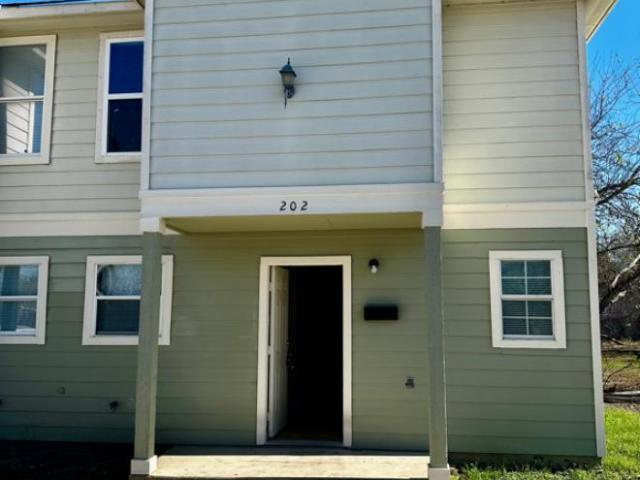 3 Br, 2 bath, Townhouse/Brownstone/RowHouse 768 Avondale Ave