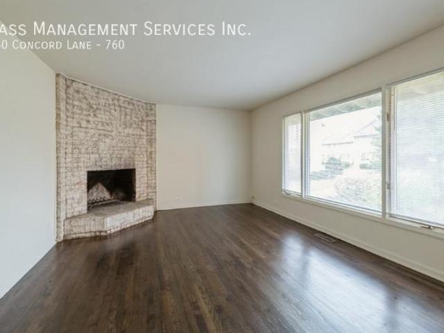 3 Br, 2 bath, Townhouse/Brownstone/RowHouse 760 Concord Lane