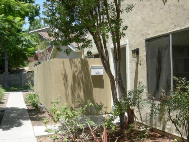 3 Br, 2 bath, Townhouse/Brownstone/RowHouse 7892 Camino Glorita