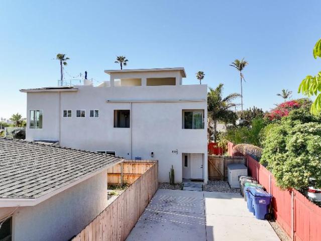 3 Br, 2 bath, Townhouse/Brownstone/RowHouse 810 California Street