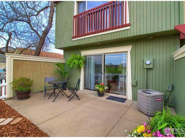 3 Br, 2 bath, Townhouse/Brownstone/RowHouse 855 West Moorhead Circle A