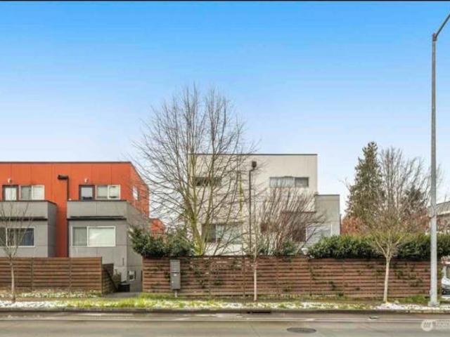 3 Br, 2 bath, Townhouse/Brownstone/RowHouse 8601 Delridge Way Sw